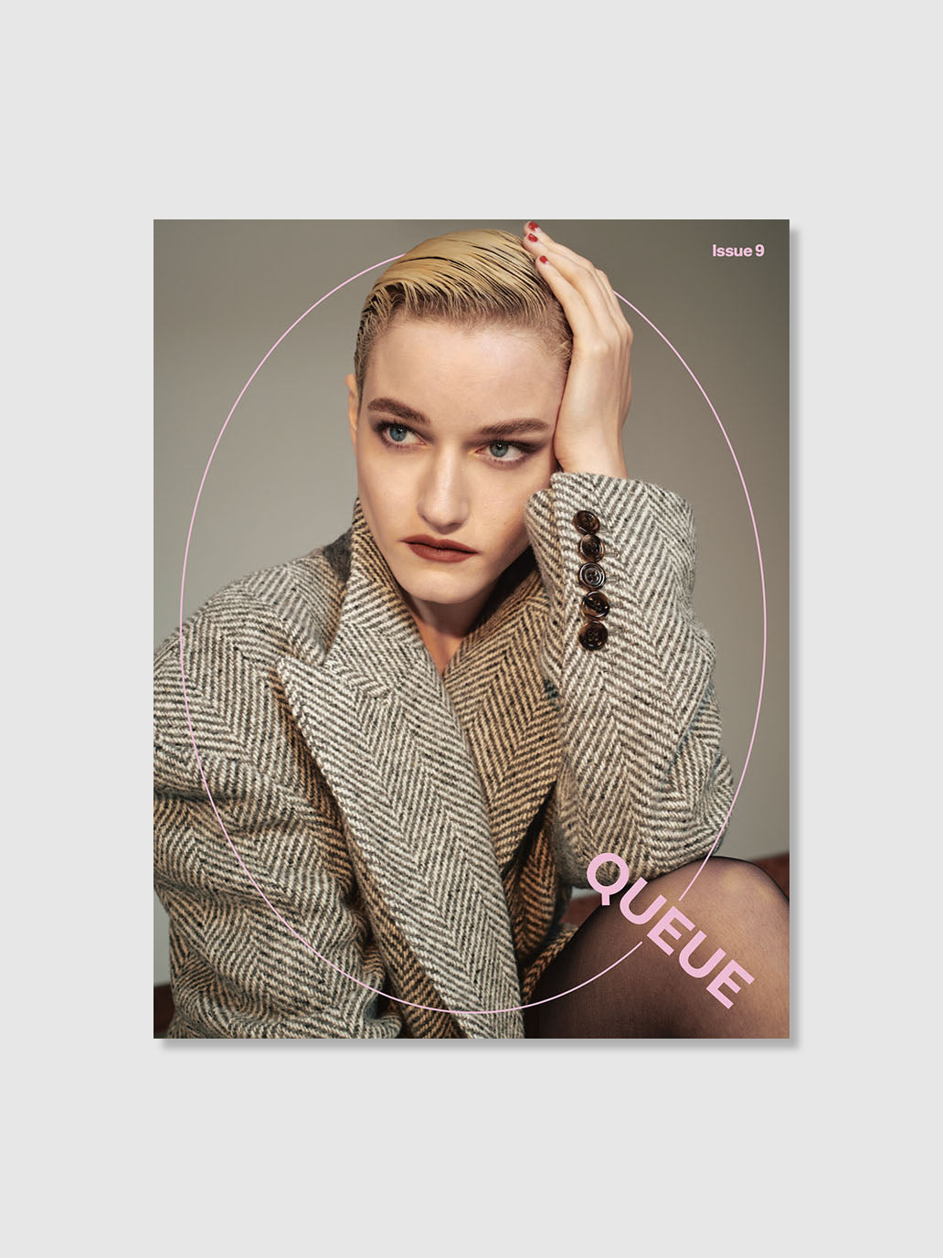 Queue Issue Nine - Julia Garner Cover – Netflix Shop